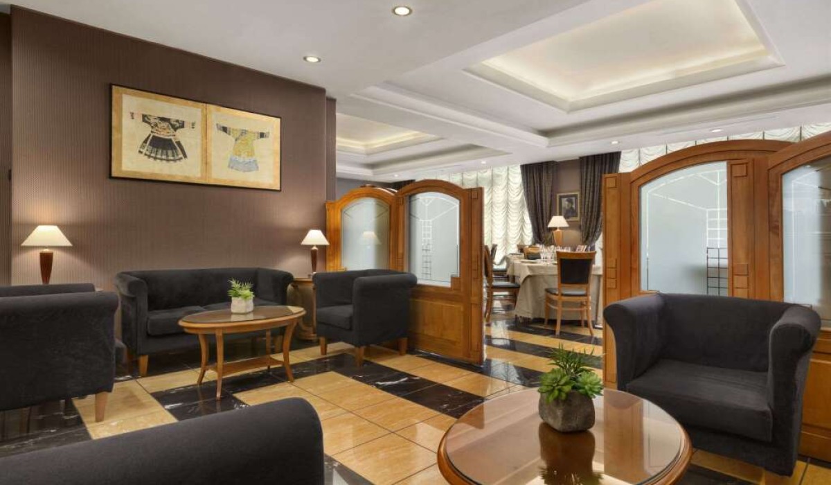 Ramada by Wyndham Naples – Hotel a Napoli centro: camere moderne vicino ...